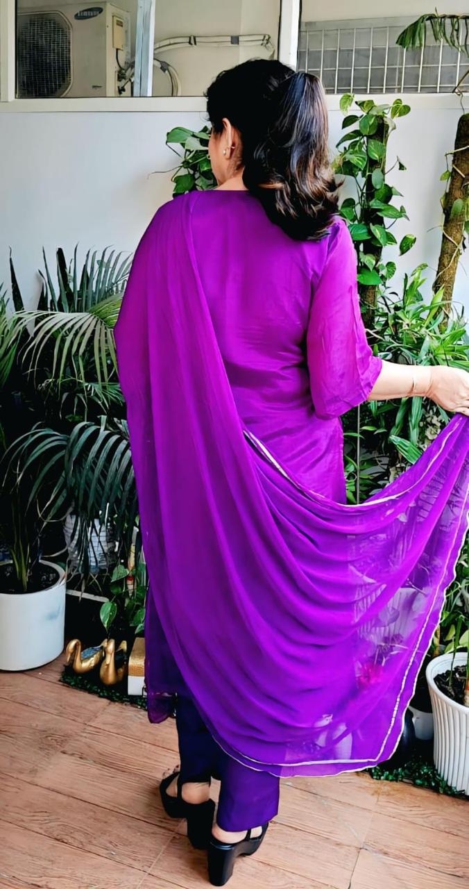 Regal in Purple - Sewing shop